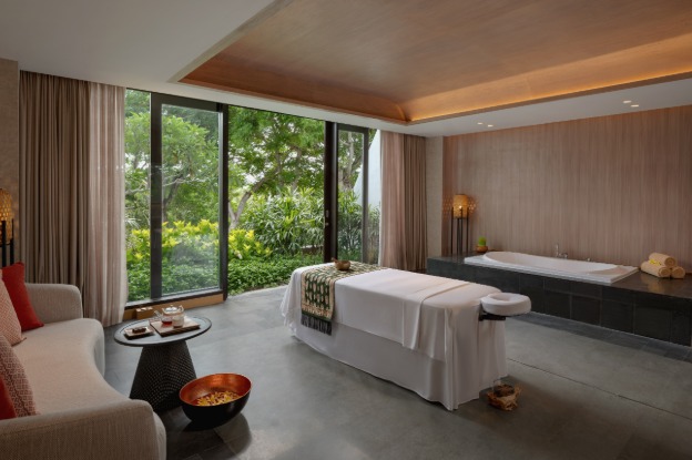 Menikmati Ritual Pembersihan Jiwa Hingga Terapi Air Dingin di Lohma Spa ...